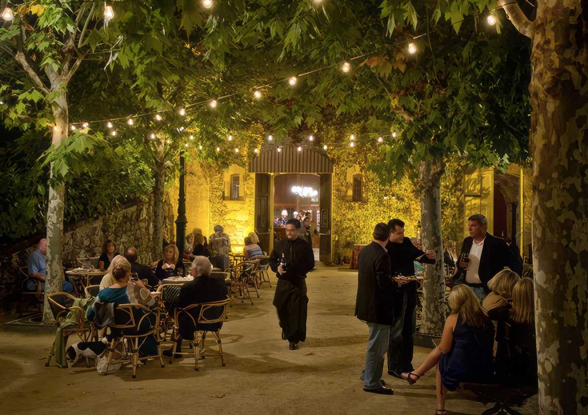 Inglenook Winery In Napa Offers A Picturesque Scenery and Coppola ...